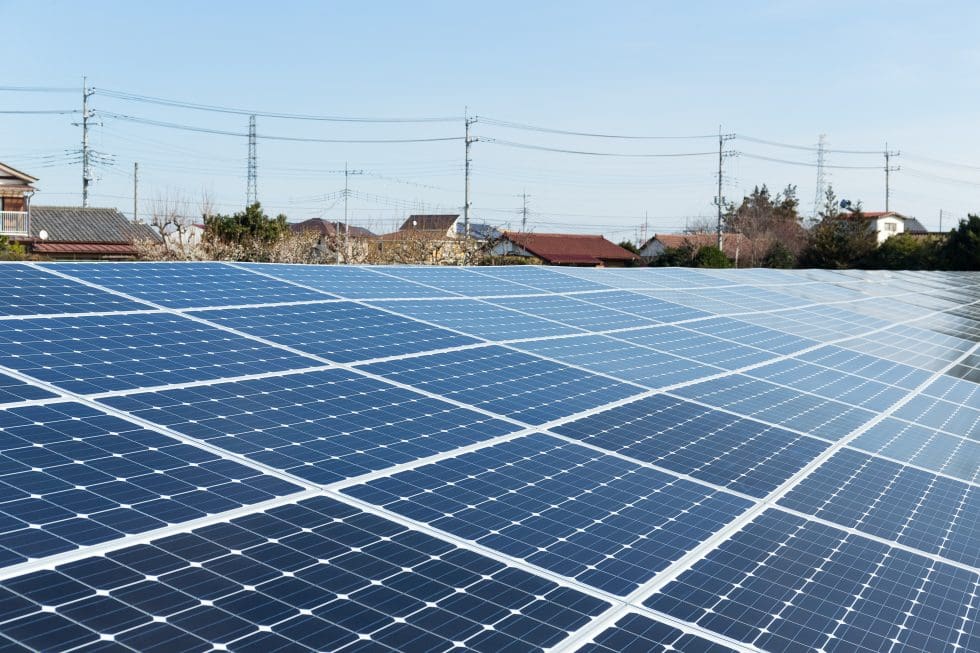 Exploring the Benefits and Challenges of Distributed Solar Systems ...