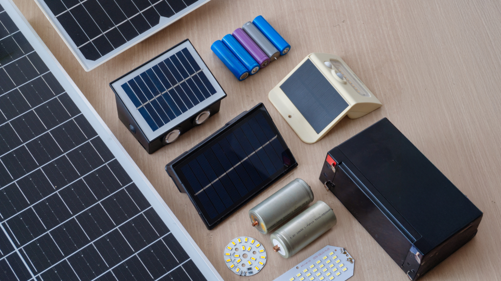 Solar-Powered Gadgets: Everyday Devices That Run on the Sun